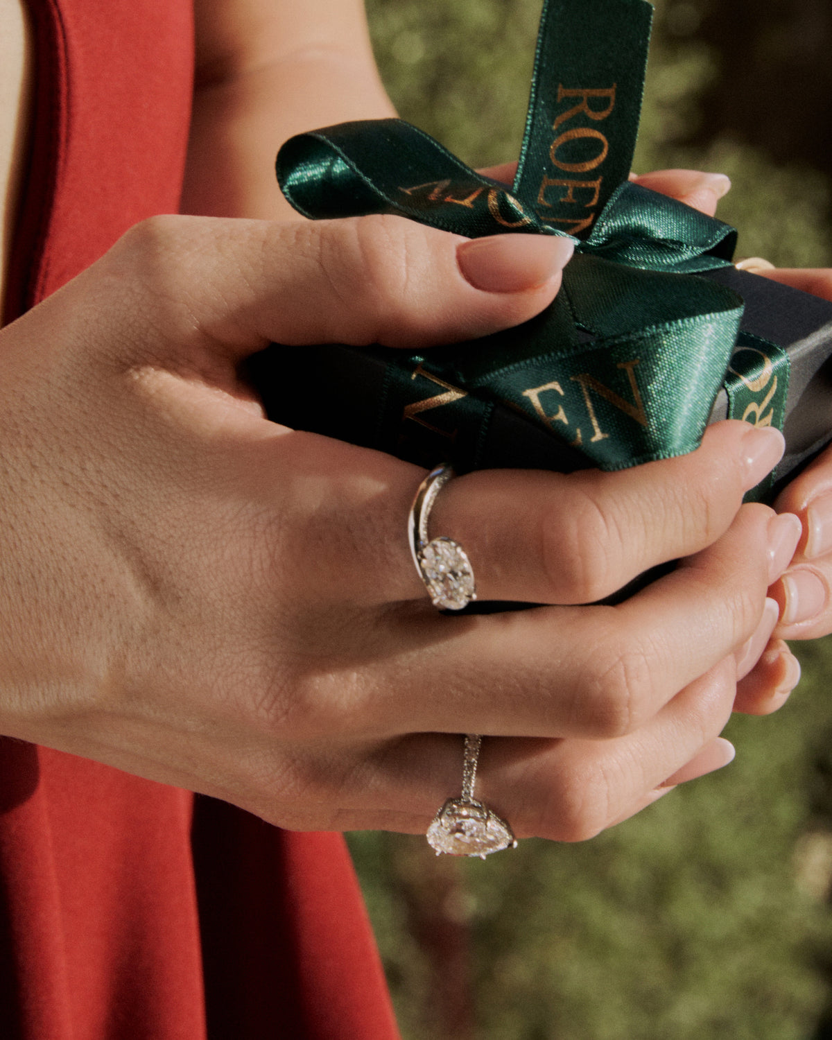 LAGUNA Wave Ring + Oval – 18K Yellow Gold | ROEN – ROEN