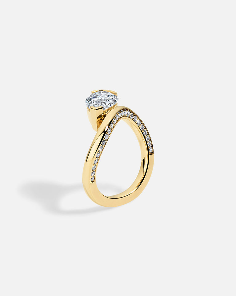 LAGUNA Wave Ring + Half Bezel – 18K Yellow Gold | ROEN – ROEN